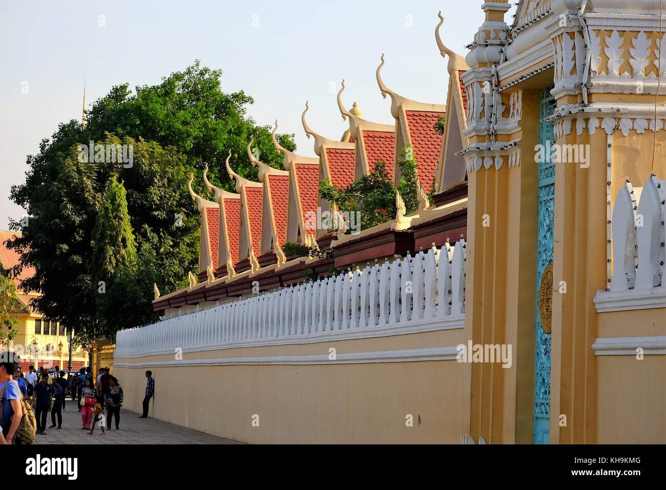 traditional buildings phnom pehn Stock Photo - Alamy