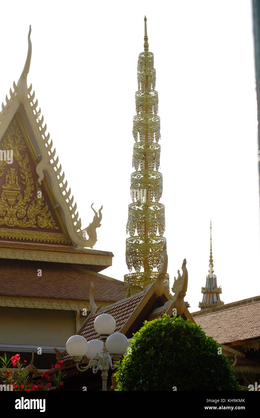 traditional buildings phnom pehn Stock Photo - Alamy