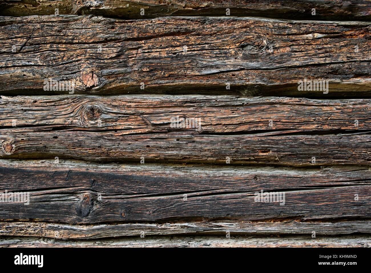 Brown wooden beams hi-res stock photography and images - Alamy