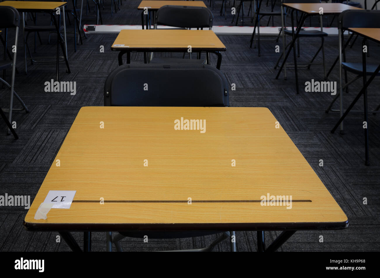 Organized desk school hi-res stock photography and images - Alamy