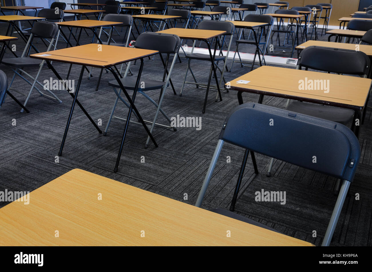 Gcse exam hall hi-res stock photography and images - Alamy