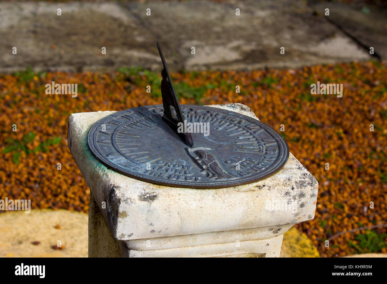 Solar compass clock hi-res stock photography and images - Alamy