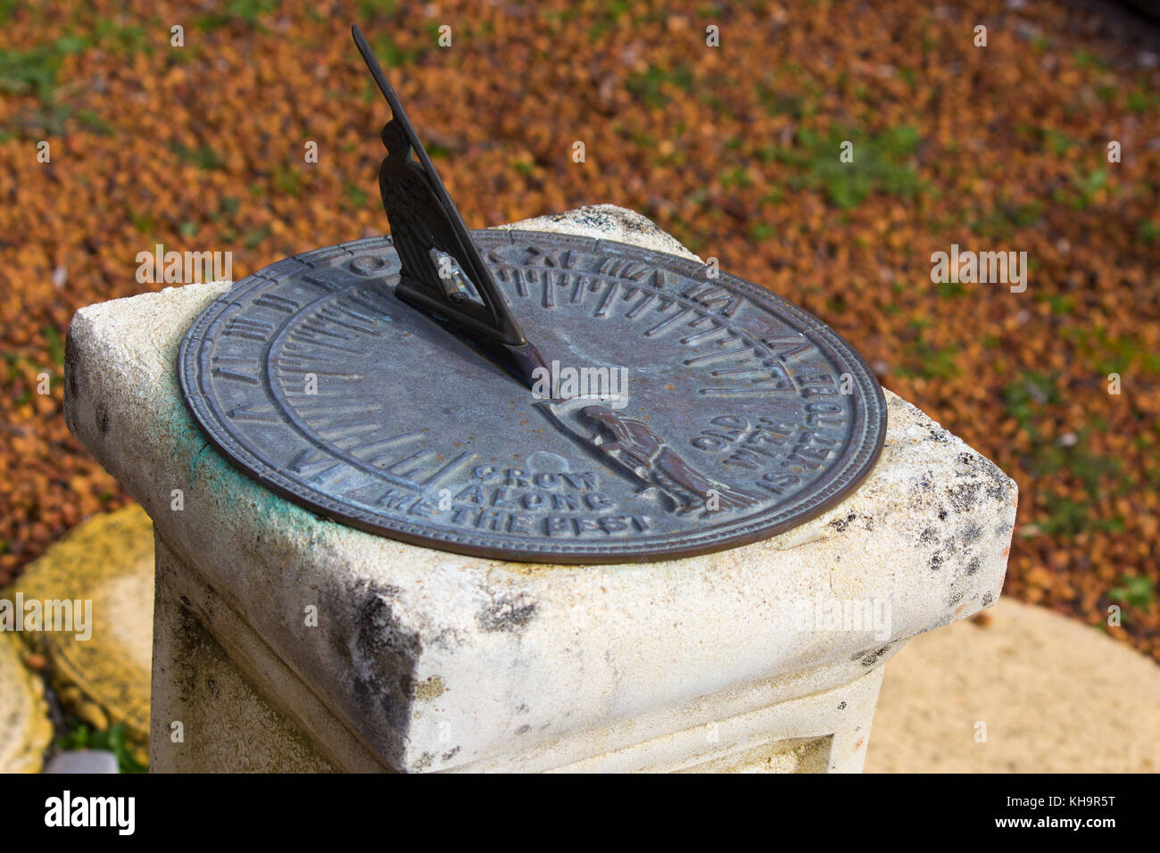 Solar compass clock hi-res stock photography and images - Alamy