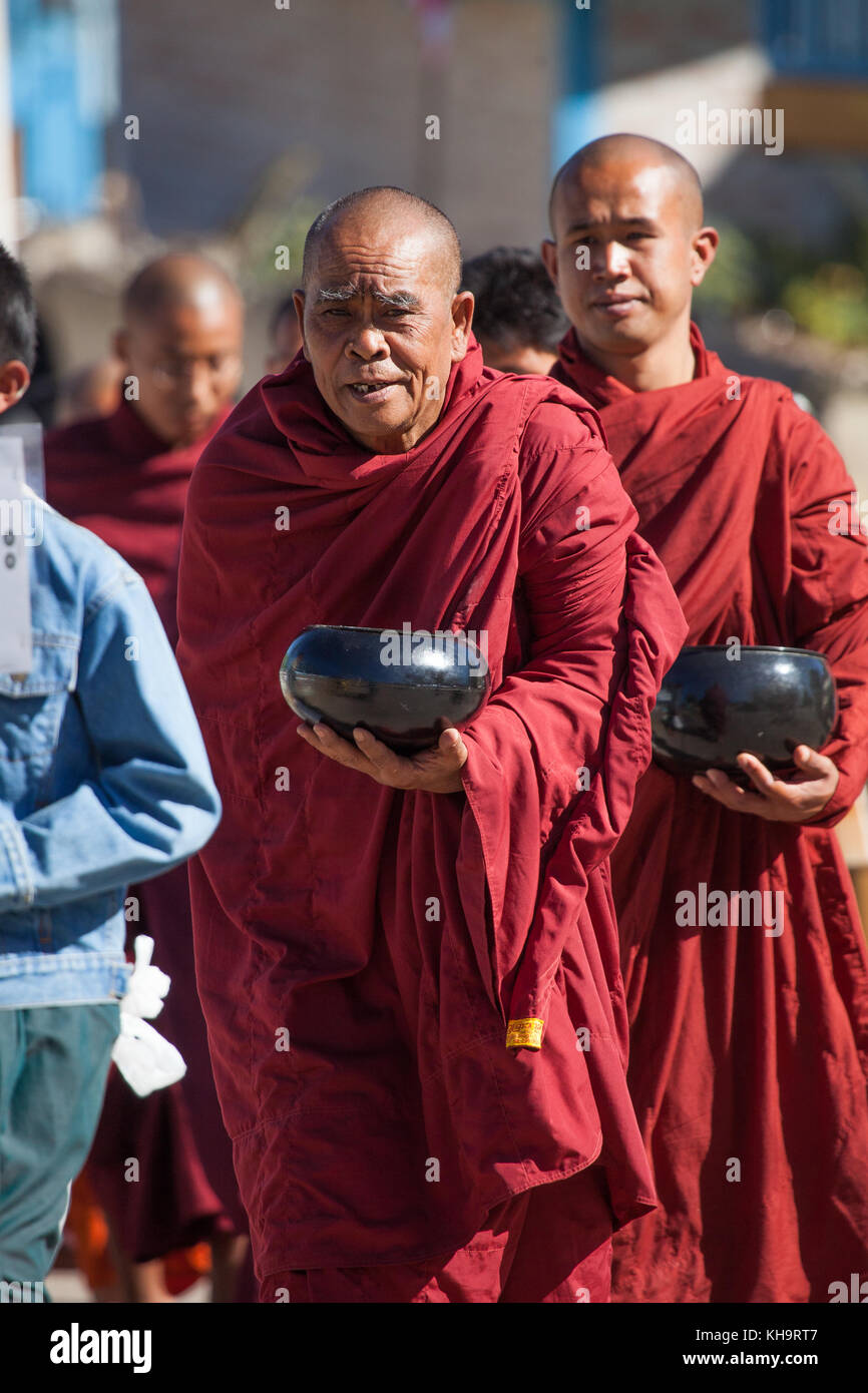 Myanmar bhuddist monks hi-res stock photography and images - Alamy