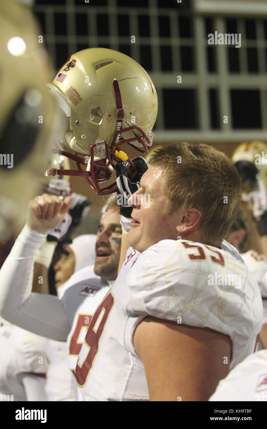 Ncaa college football players hi-res stock photography and images - Alamy