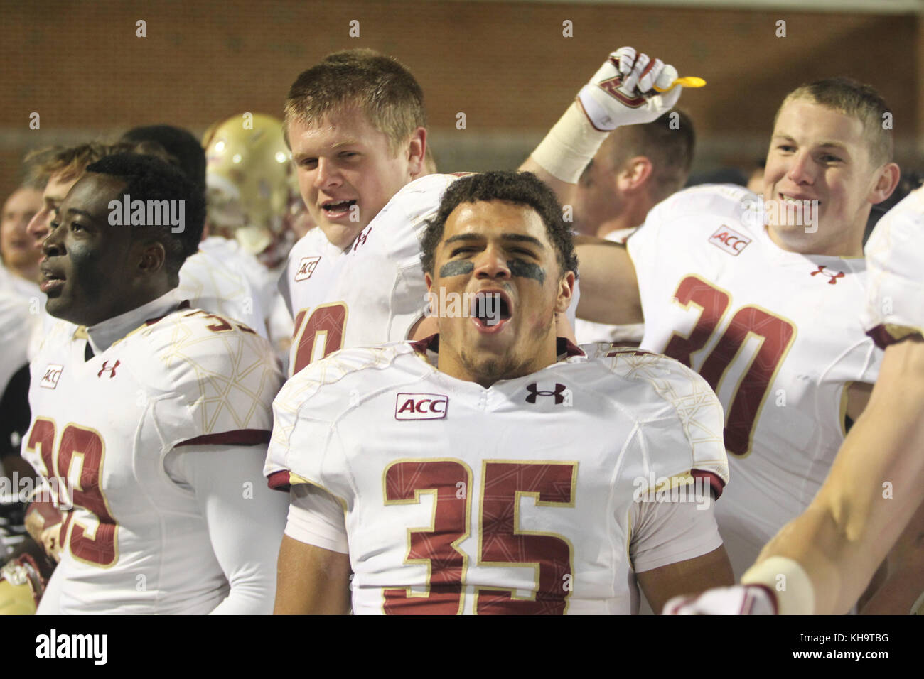 Ncaa college football players hi-res stock photography and images - Alamy