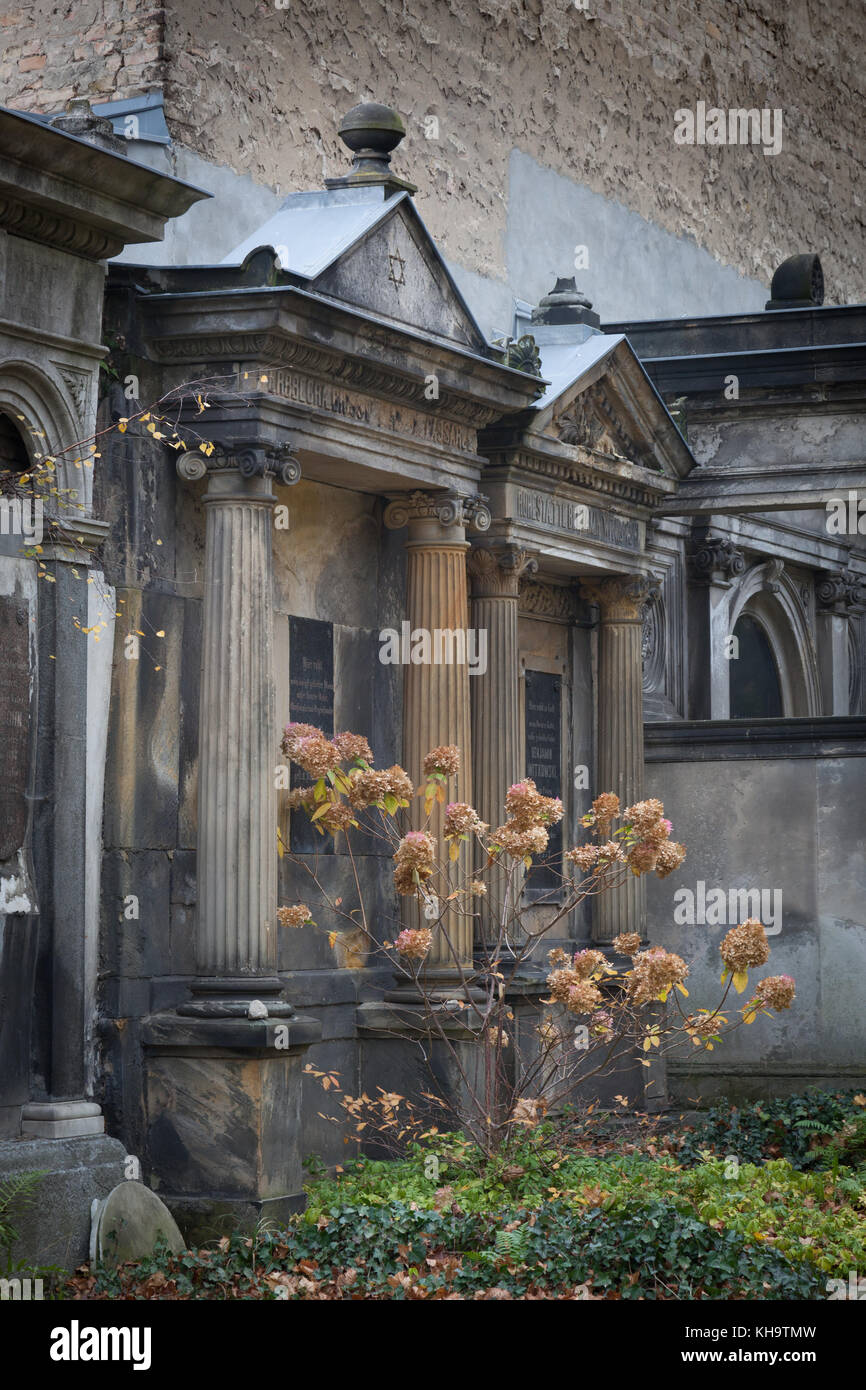 Weißensee Jewish cemetery in Berlin, Germany Stock Photo - Alamy