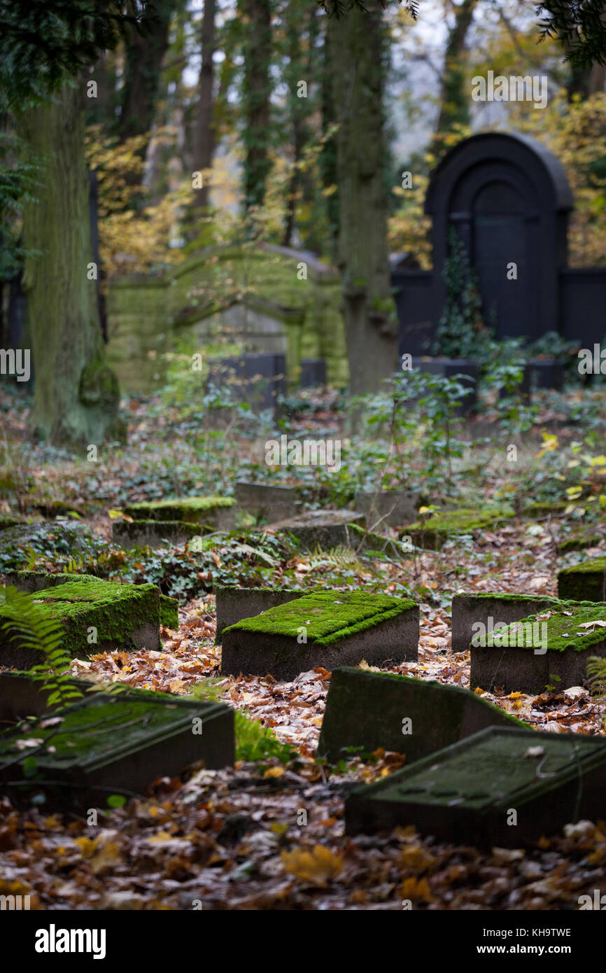 Graves of German Jewish soldiers of WW1 in Weißensee Jewish cemetery in ...