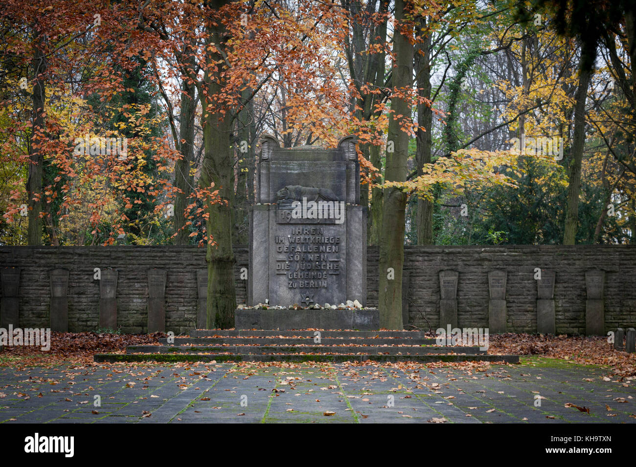 War memorial to Jewish Germany soldiers of WW1 in Weißensee Jewish ...