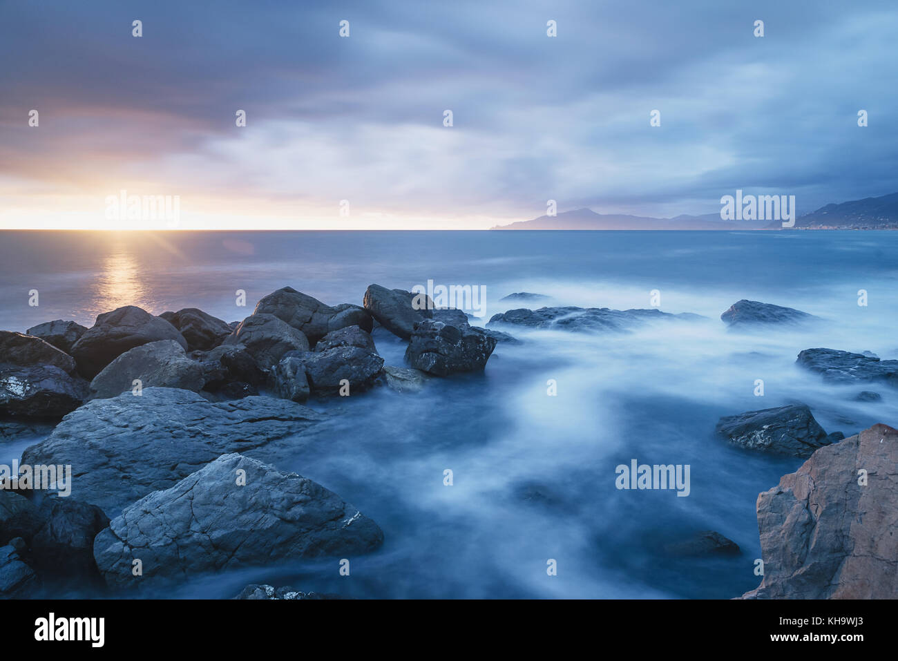Gulf of genoa hi-res stock photography and images - Alamy