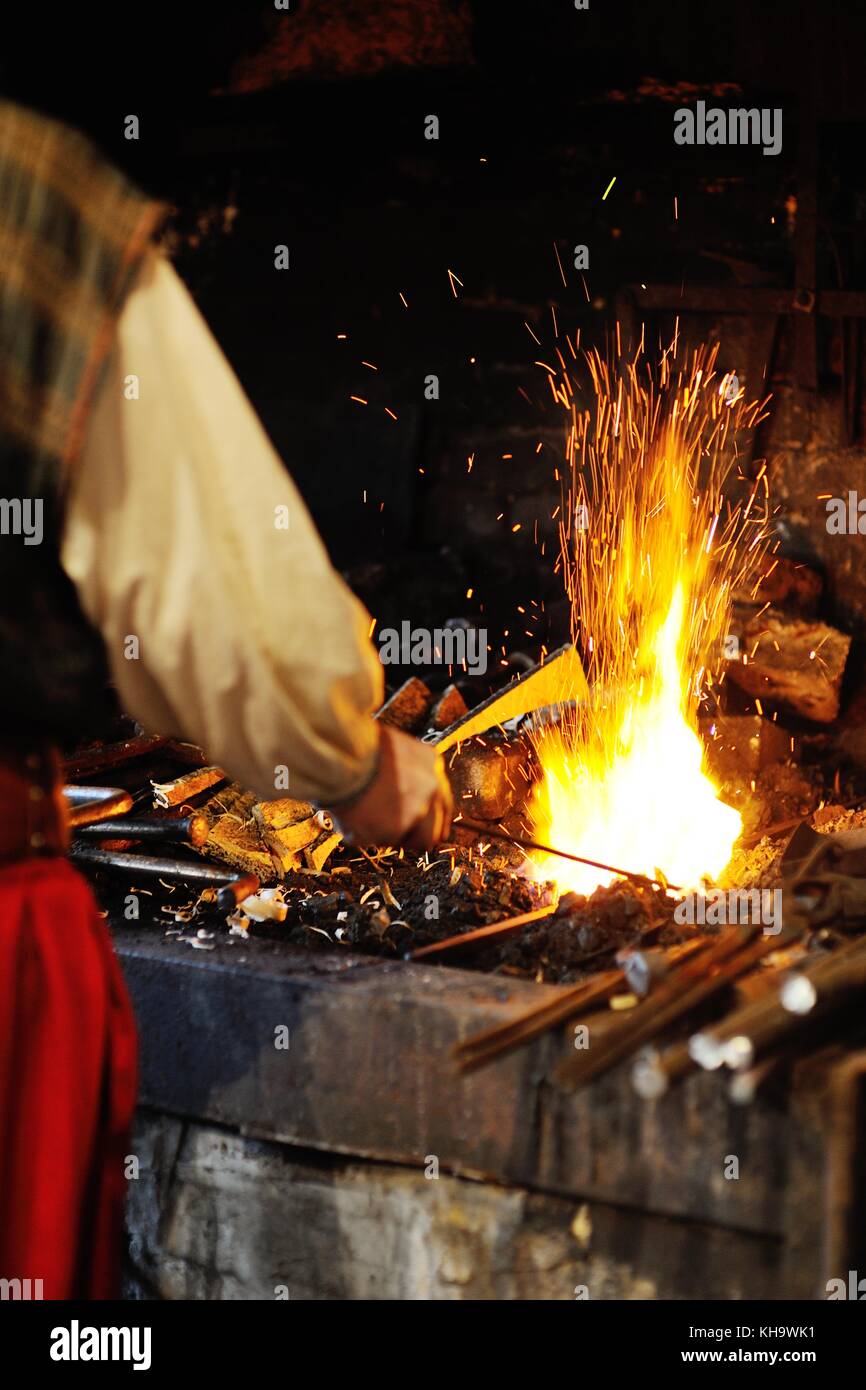 Blacksmith stove hi-res stock photography and images - Alamy
