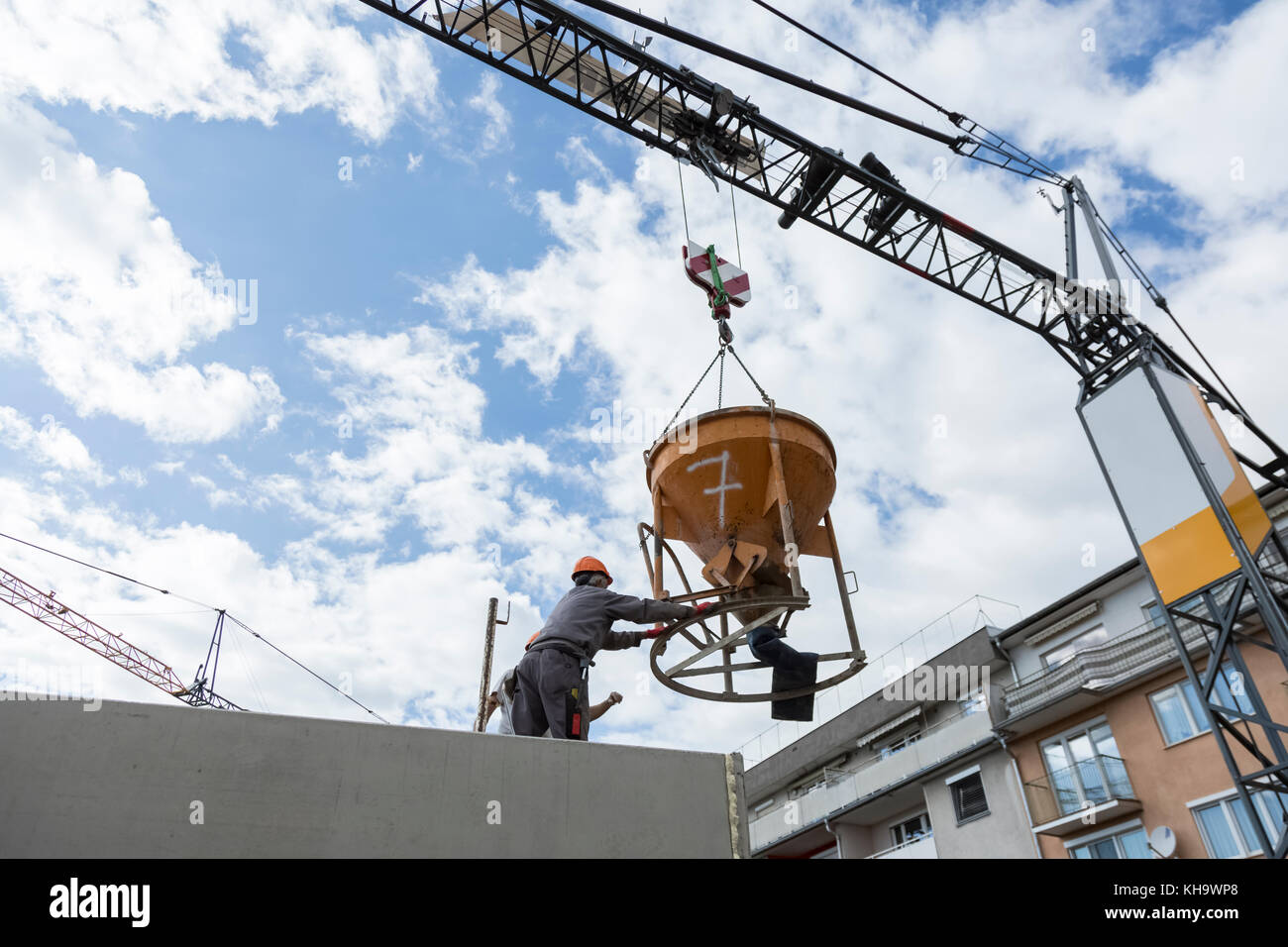 Construction crew pouring concrete hi-res stock photography and images ...