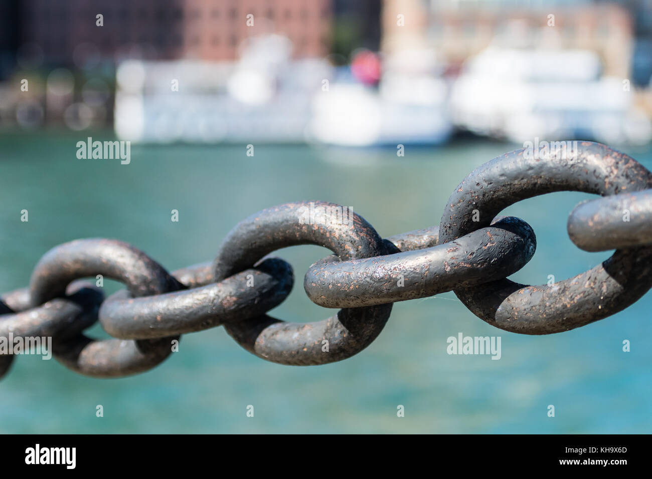 Strong metal chain in front hi-res stock photography and images - Alamy