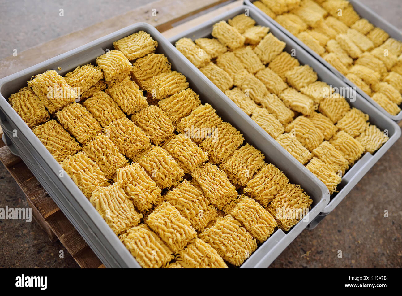 instant noodles - background, texture. fast food Stock Photo - Alamy