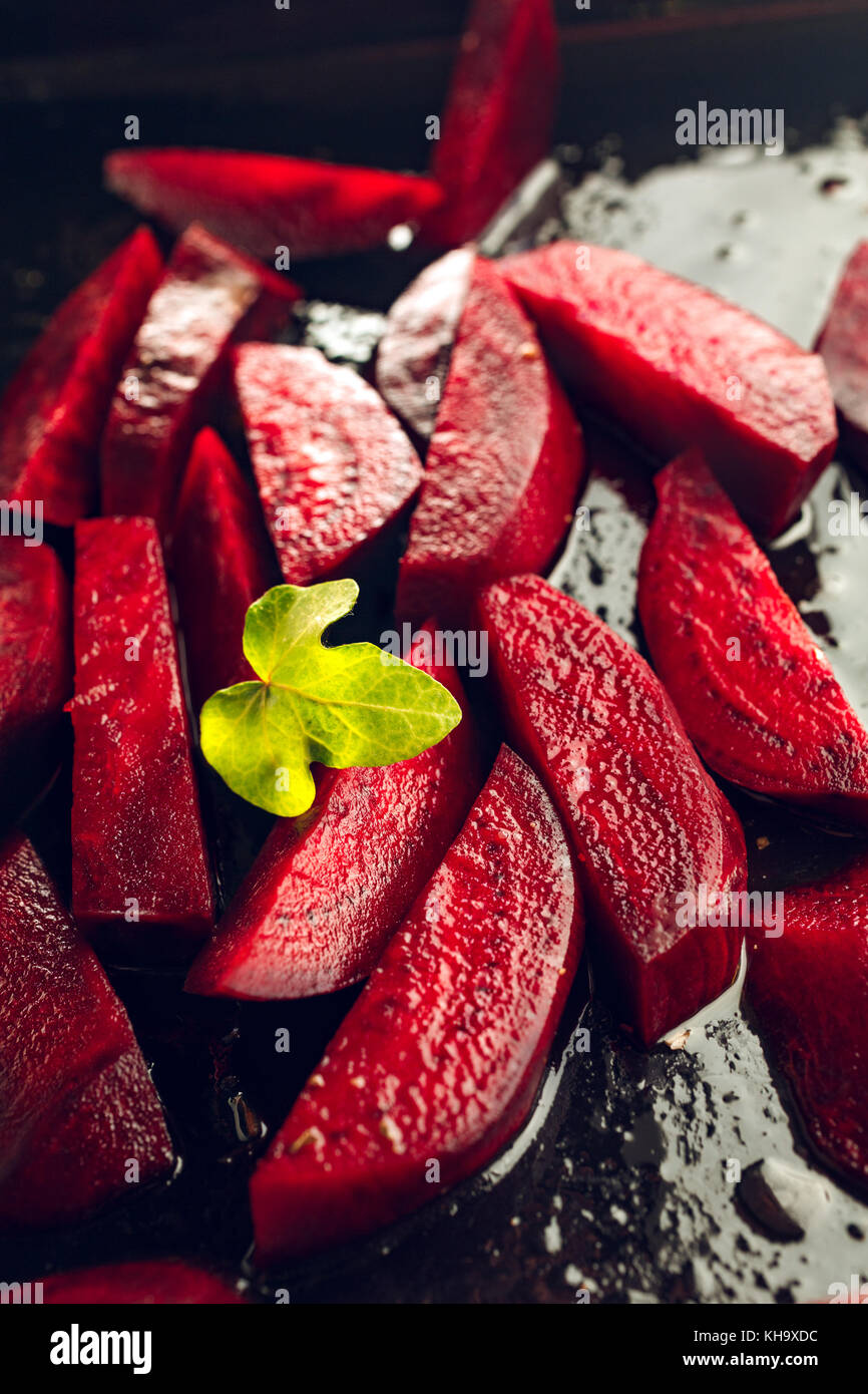 Freshly sliced beetroot Stock Photo - Alamy