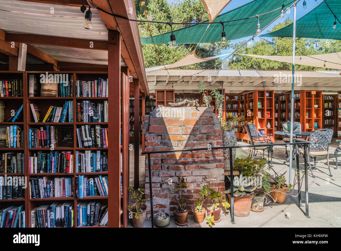 The world's greatest outdoor bookstore, Bart's Books in Ojai ...