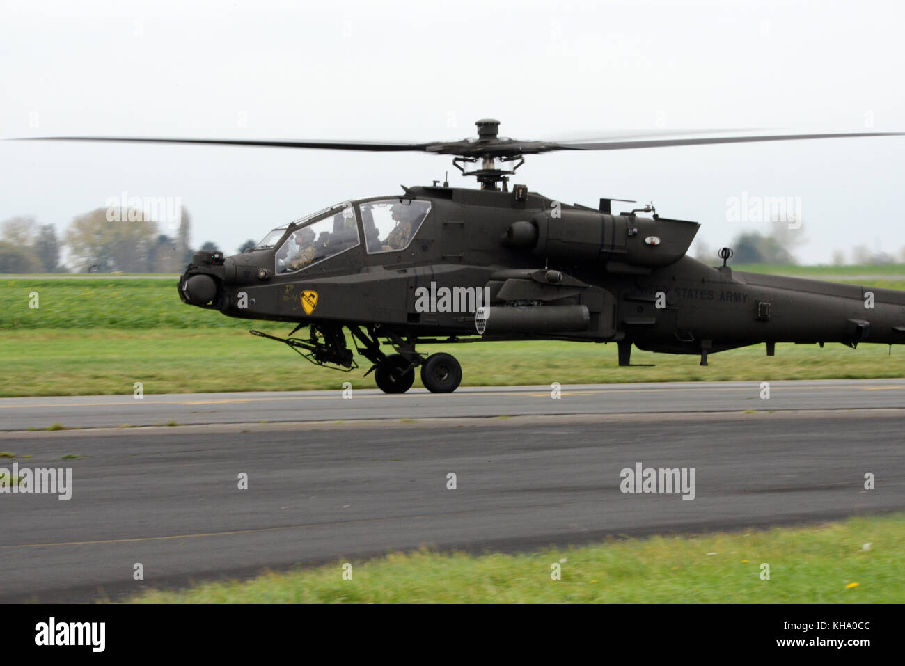 Black hawk helicopter assigned to the 1st air cavalry brigade hi-res ...