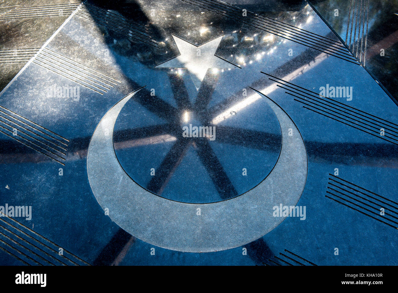 Turkish flag at Canakkale Martyrs Memorial military cemetery that is a ...