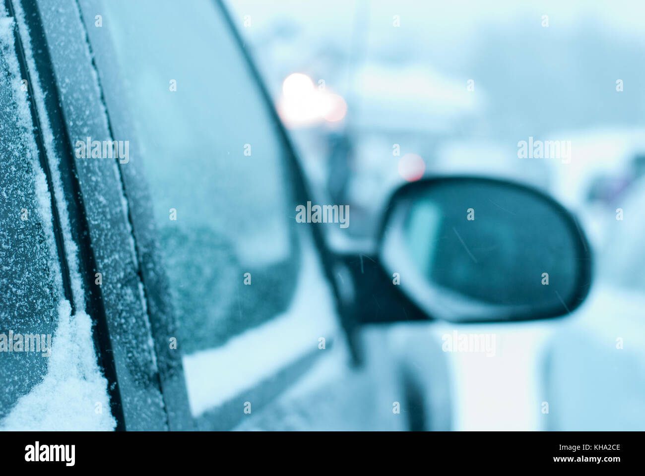 Cars driving through snow hi-res stock photography and images - Alamy