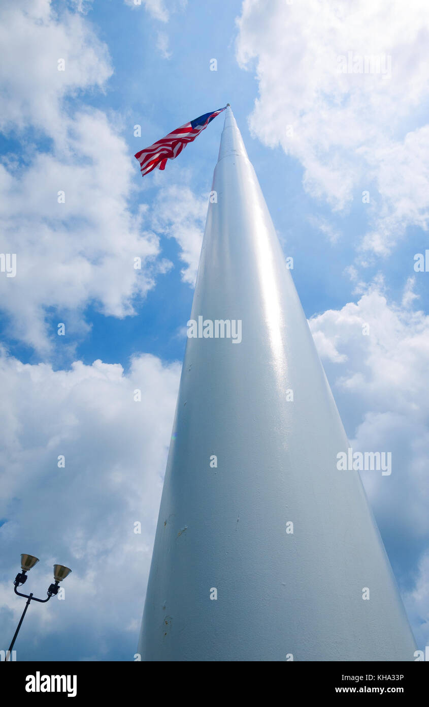 Long flag pole hi-res stock photography and images - Alamy