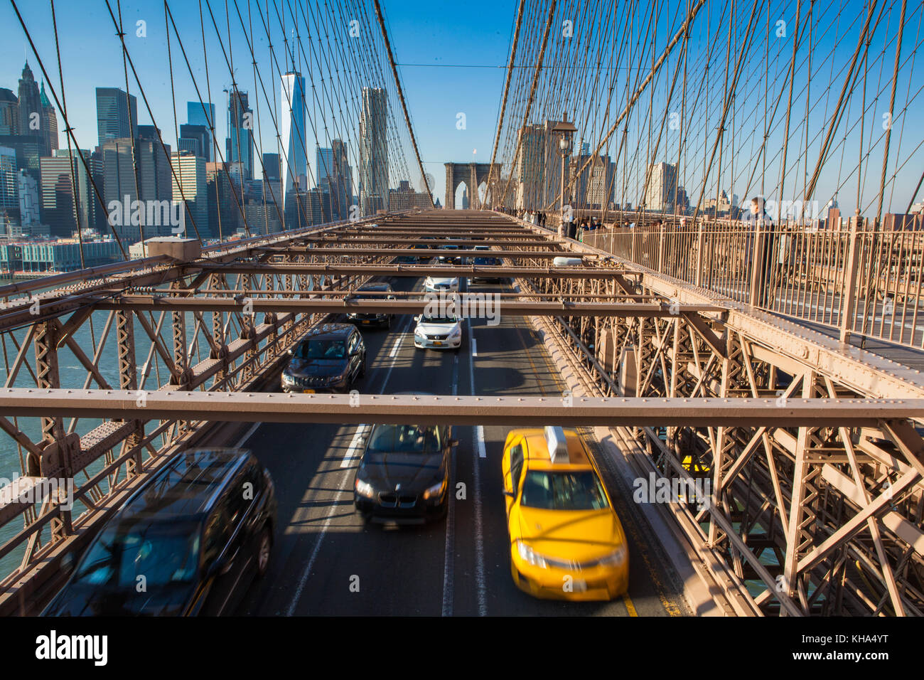 Overcrowded bridge hi-res stock photography and images - Alamy