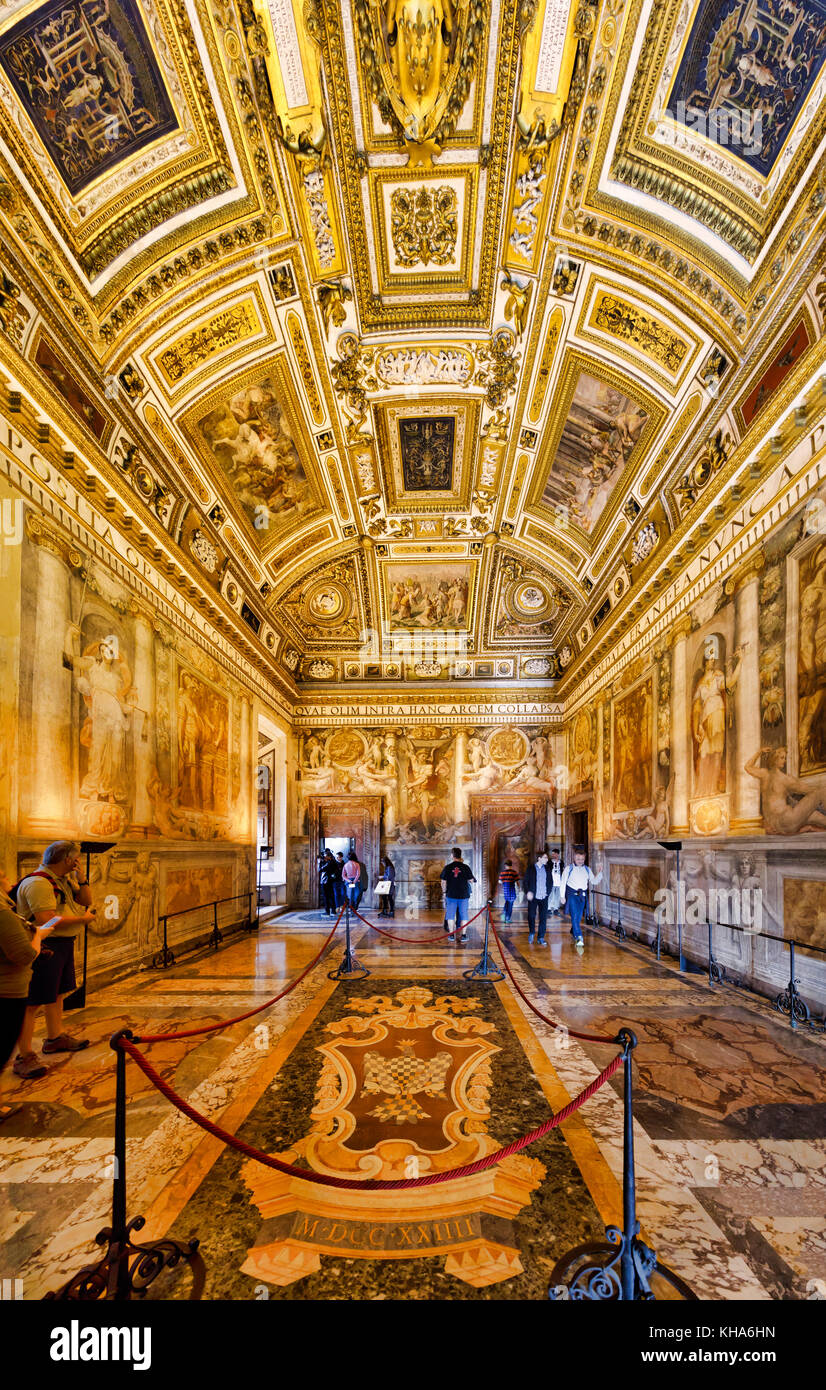 Castel sant'angelo interior hi-res stock photography and images - Alamy