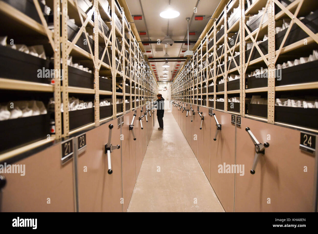 National seed storage laboratory hi-res stock photography and images ...