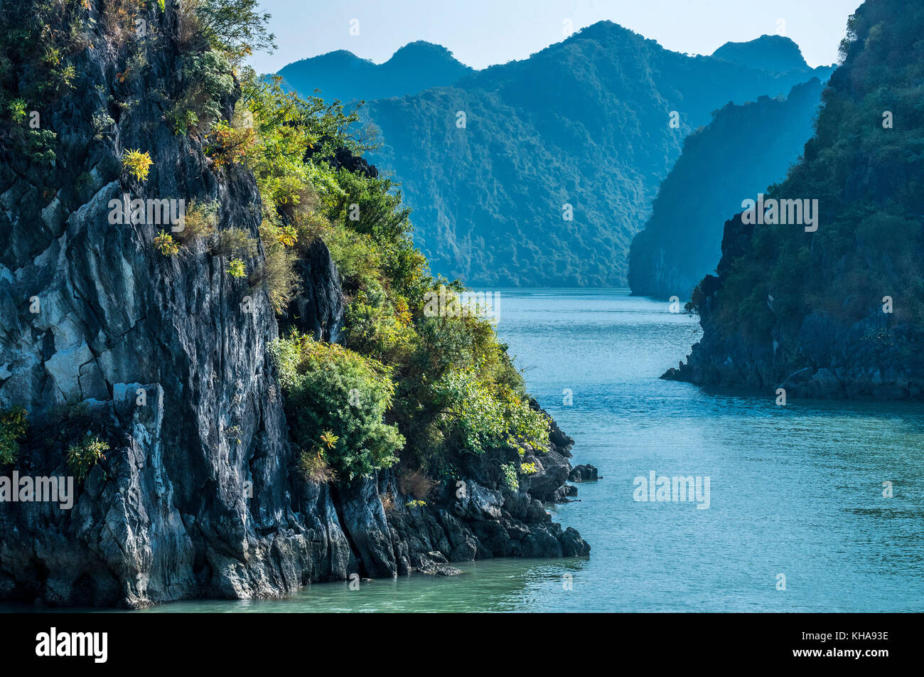 Vietnam, Ha Long Bay, (UNESCO World Heritage Stock Photo - Alamy
