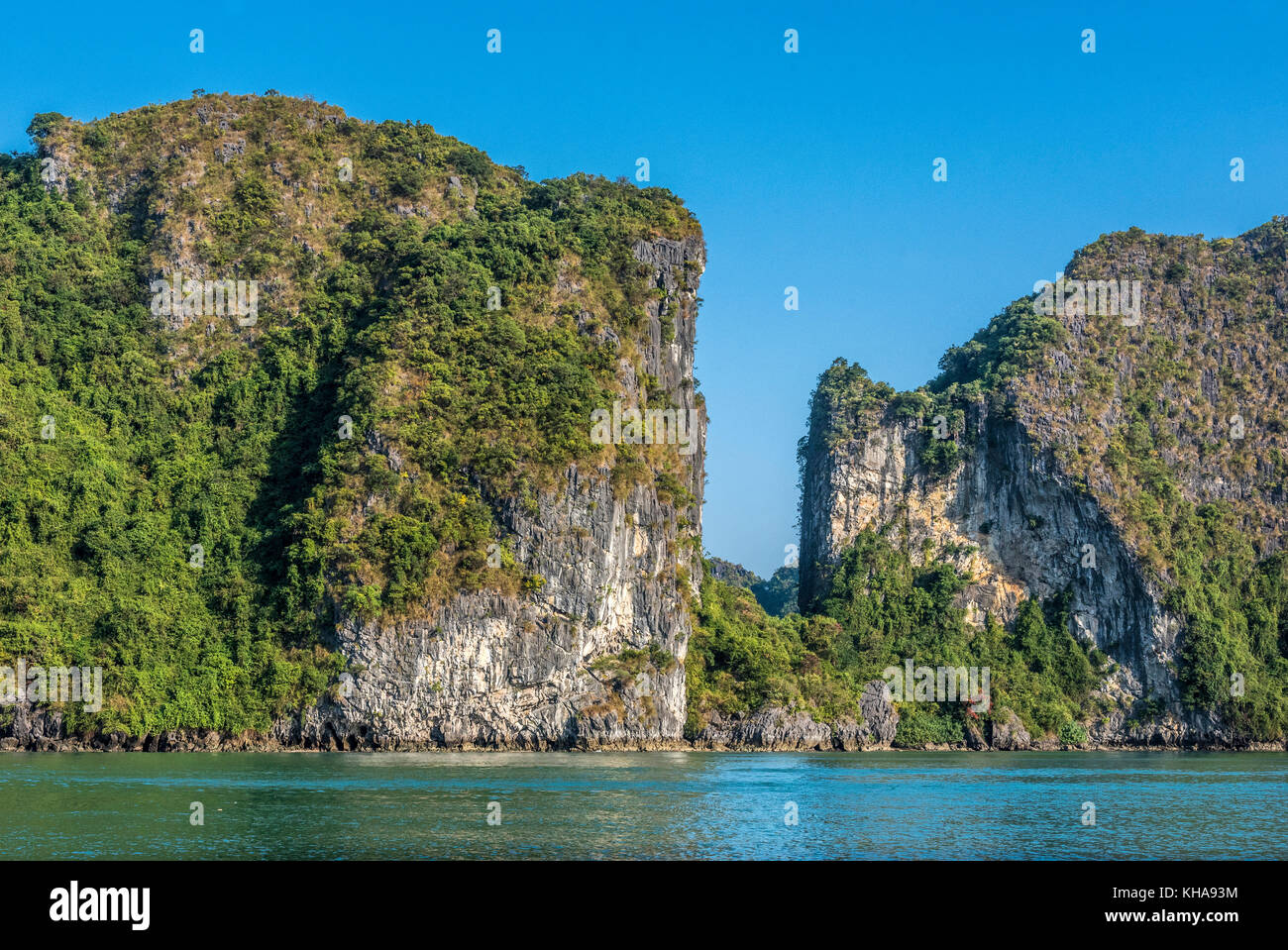 Vietnam, Ha Long Bay, (UNESCO World Heritage Stock Photo - Alamy