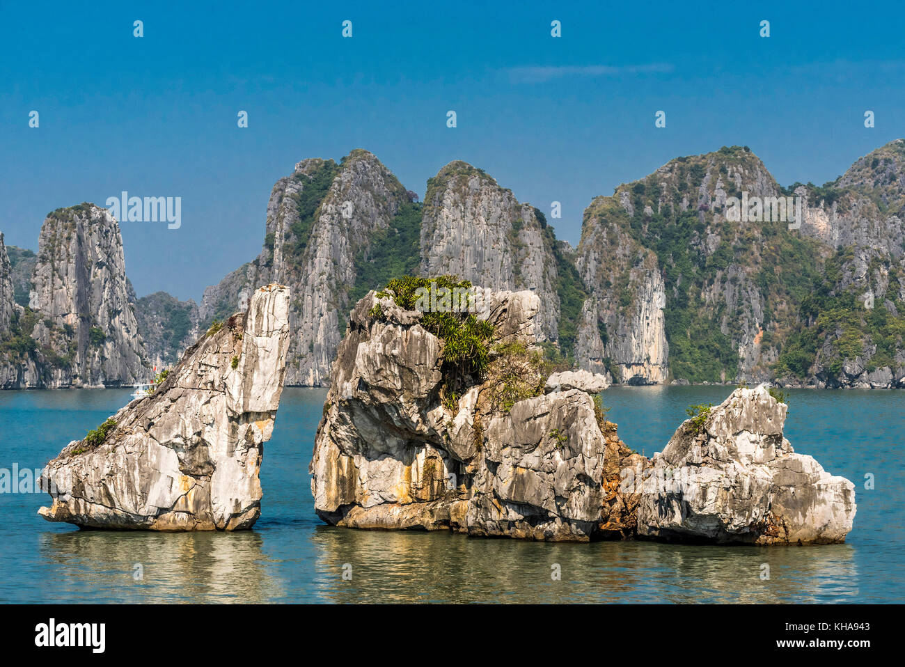 Vietnam, Ha Long Bay, (UNESCO World Heritage Stock Photo - Alamy