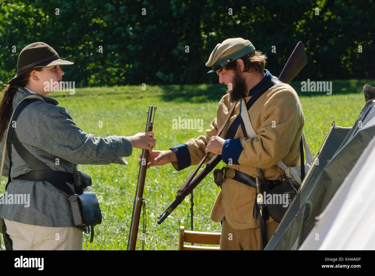 Rifle flintlock musket civil war hi-res stock photography and images ...