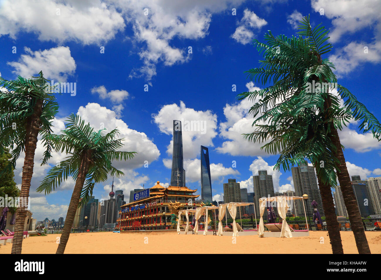 Sunny beach shanghai hi-res stock photography and images - Alamy