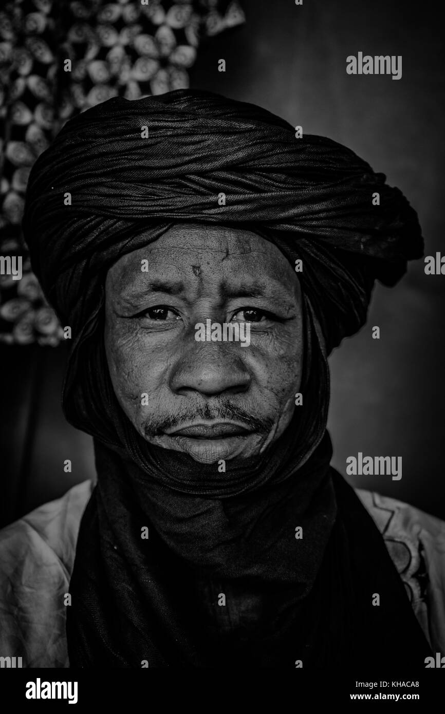 Portrait of touareg hi-res stock photography and images - Alamy