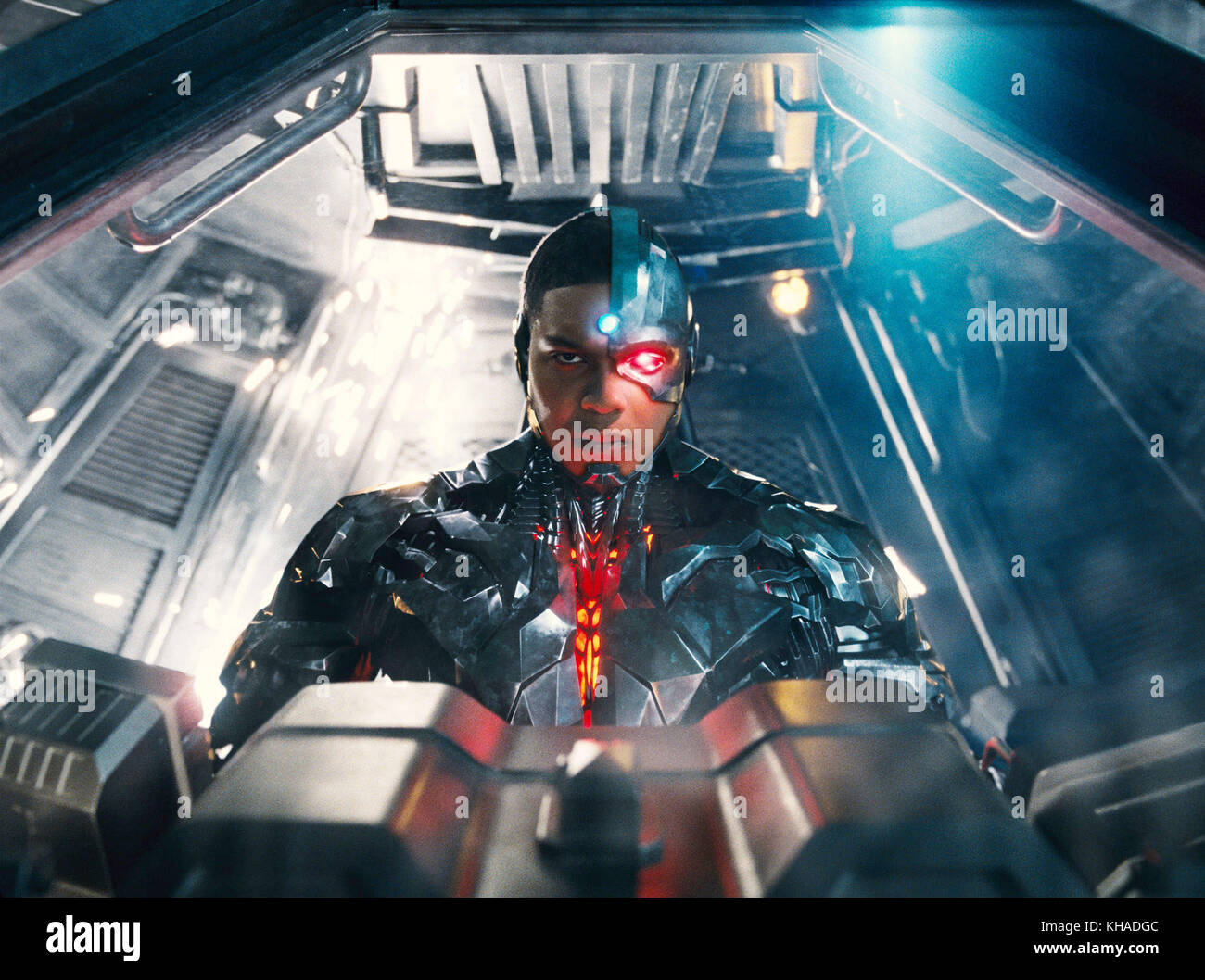 JUSTICE LEAGUE, Ray Fisher as Cyborg, 2017. © Warner Bros. Pictures ...