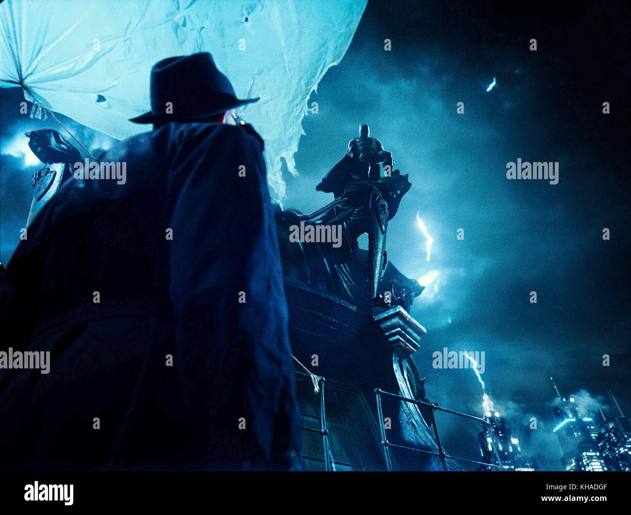 JUSTICE LEAGUE, from left: J.K. Simmons, Ben Affleck as Batman, 2017 ...