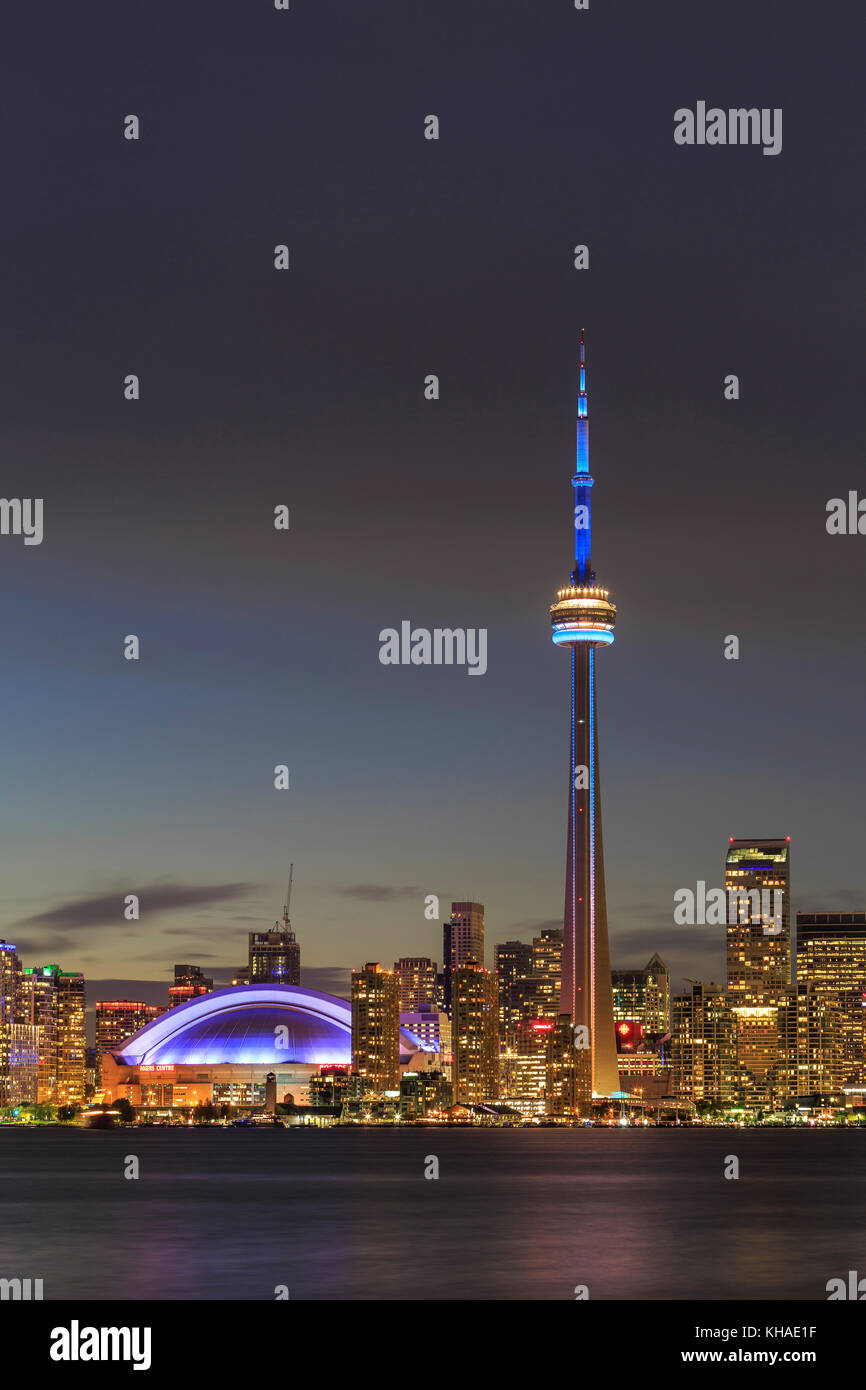 Skyline at night, Lake Ontario, CN Tower, Toronto, Ontario, Canada ...