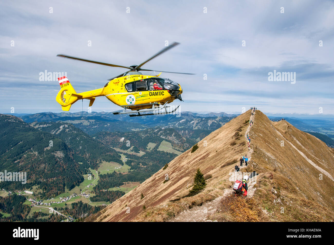 Mountain rescue by helicopter on the Fellhorn ridge, Kleinwalsertal ...