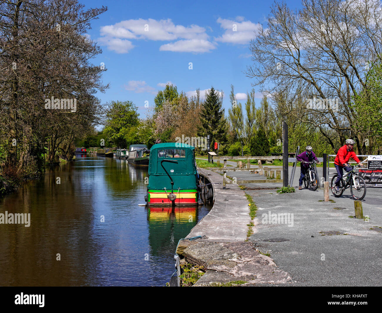 The Leeds Liverpool Canal at Barnoldswick in Lancashire England Stock ...
