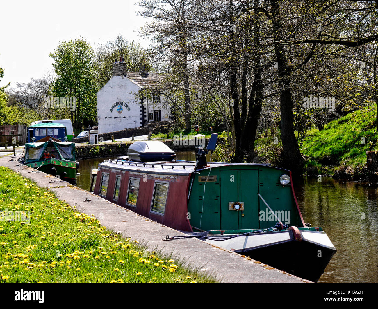The Leeds Liverpool Canal at Barnoldswick in Lancashire England Stock ...