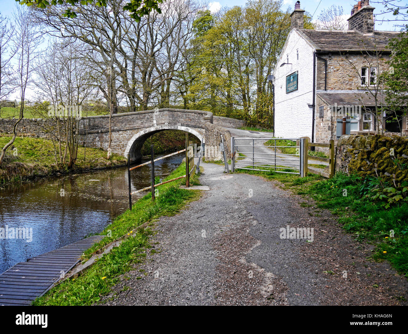 The Leeds Liverpool Canal at Barnoldswick in Lancashire England Stock ...