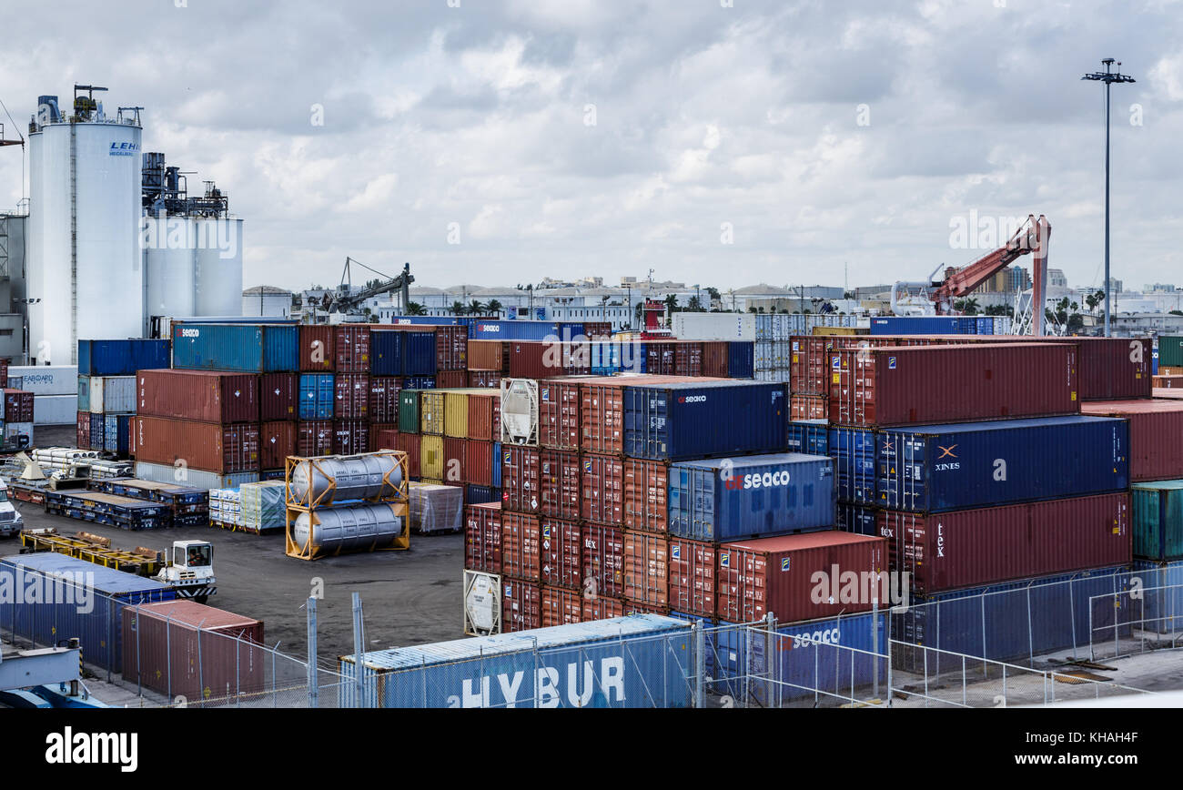 Red and Blue Freight Containers in Miami Stock Photo - Alamy
