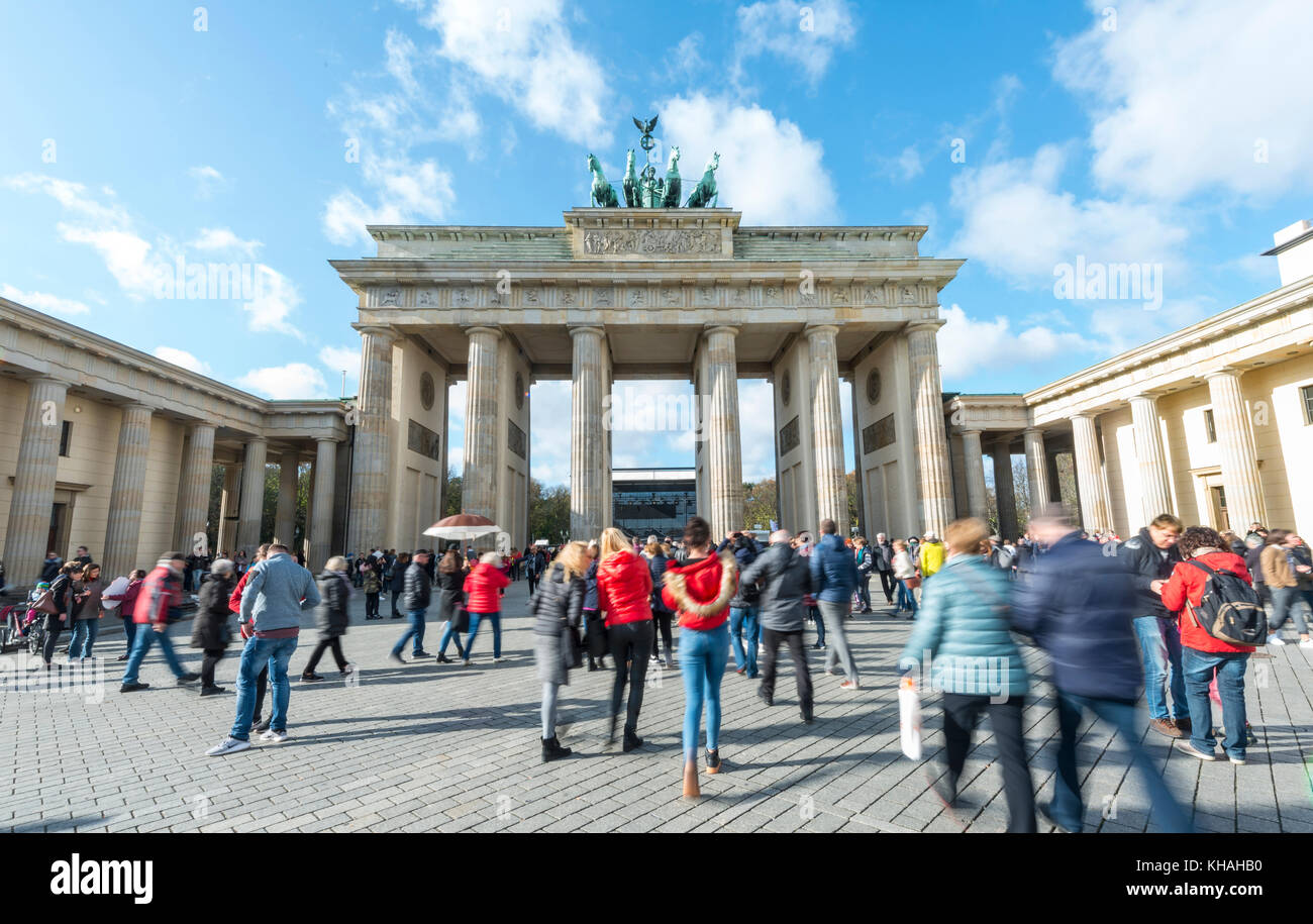Square people walk hi-res stock photography and images - Alamy
