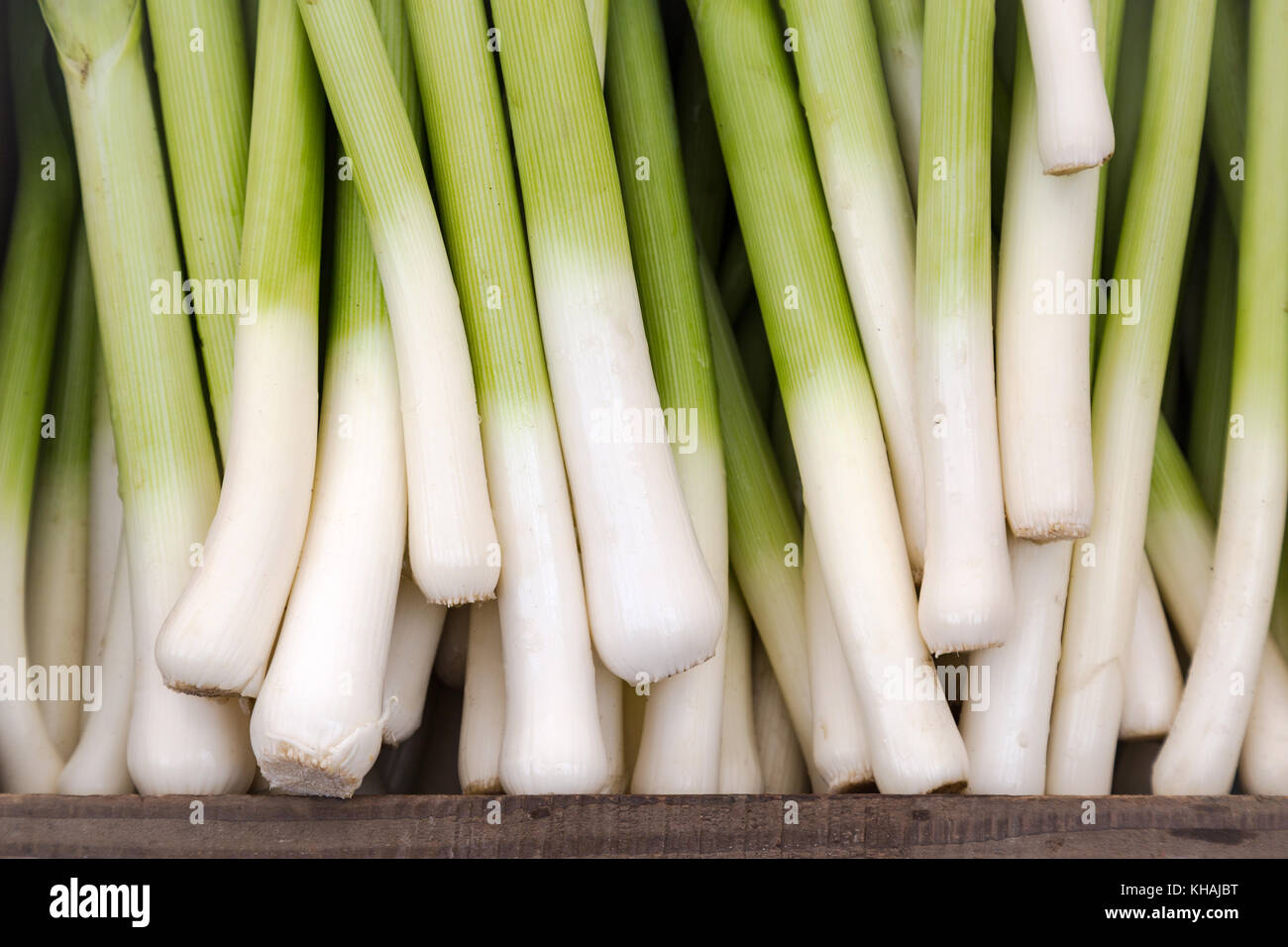 Organic Leeks at a Local Farmers Market Stock Photo - Alamy