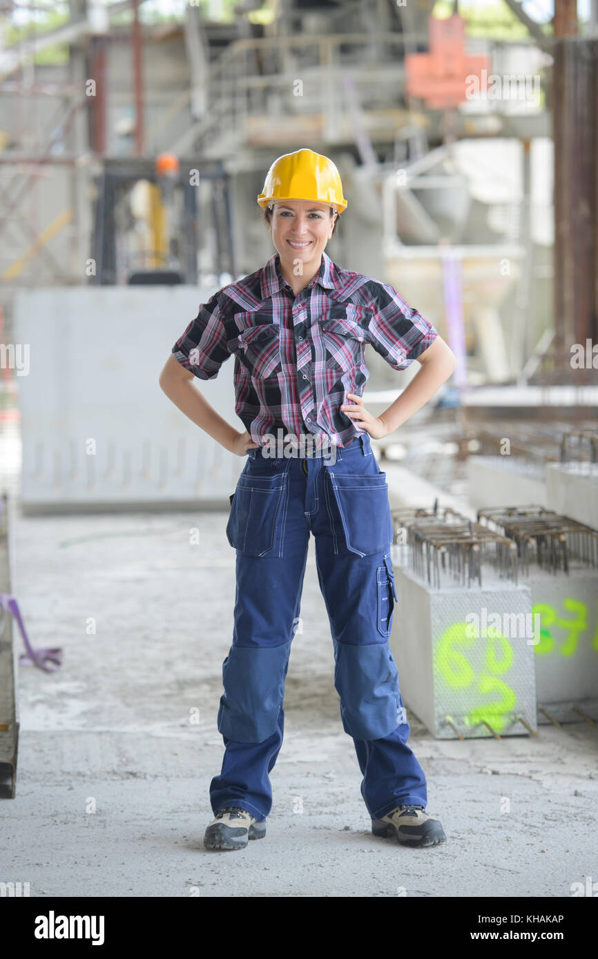 portrait of a female builder Stock Photo - Alamy
