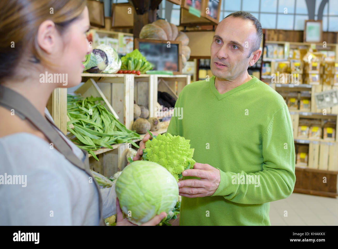Groceries, customer, shop assistant hi-res stock photography and images ...