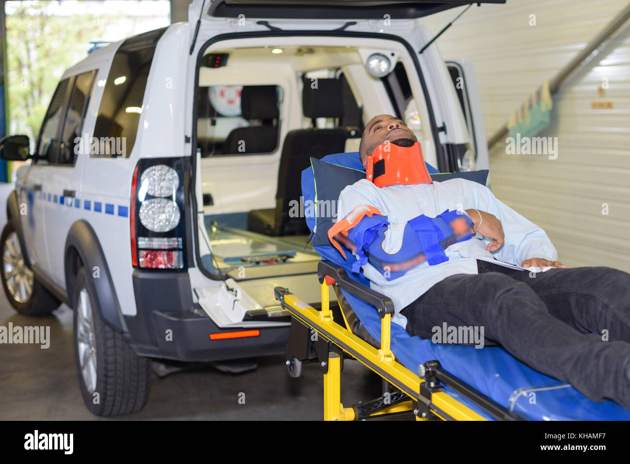 Emt stretcher ems ambulance hi-res stock photography and images - Alamy