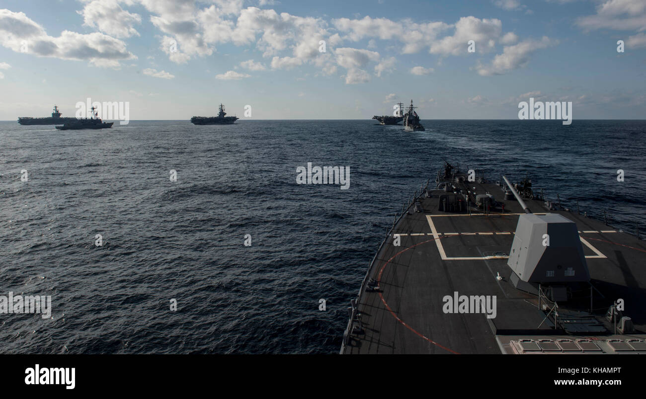 The Arleigh Burke-class guided-missile destroyer USS Sampson (DDG 102 ...