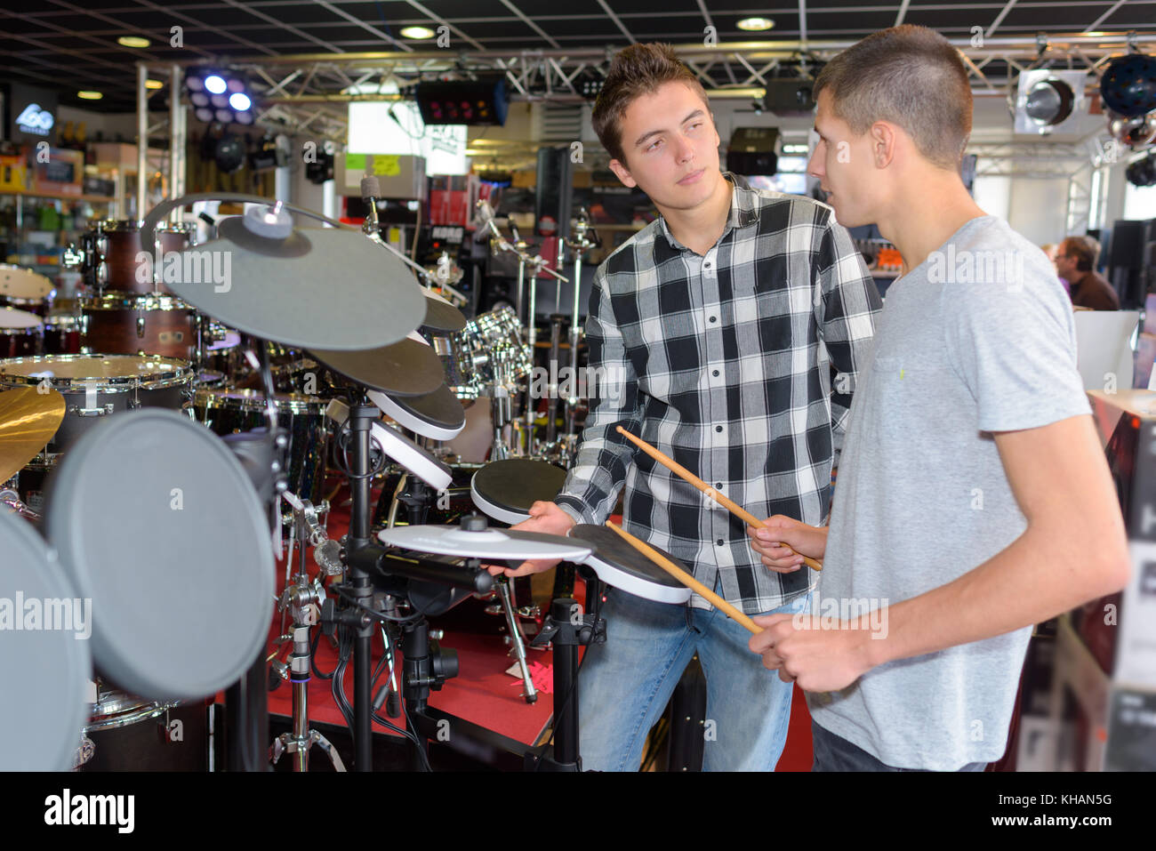 Drum shop hi-res stock photography and images - Alamy