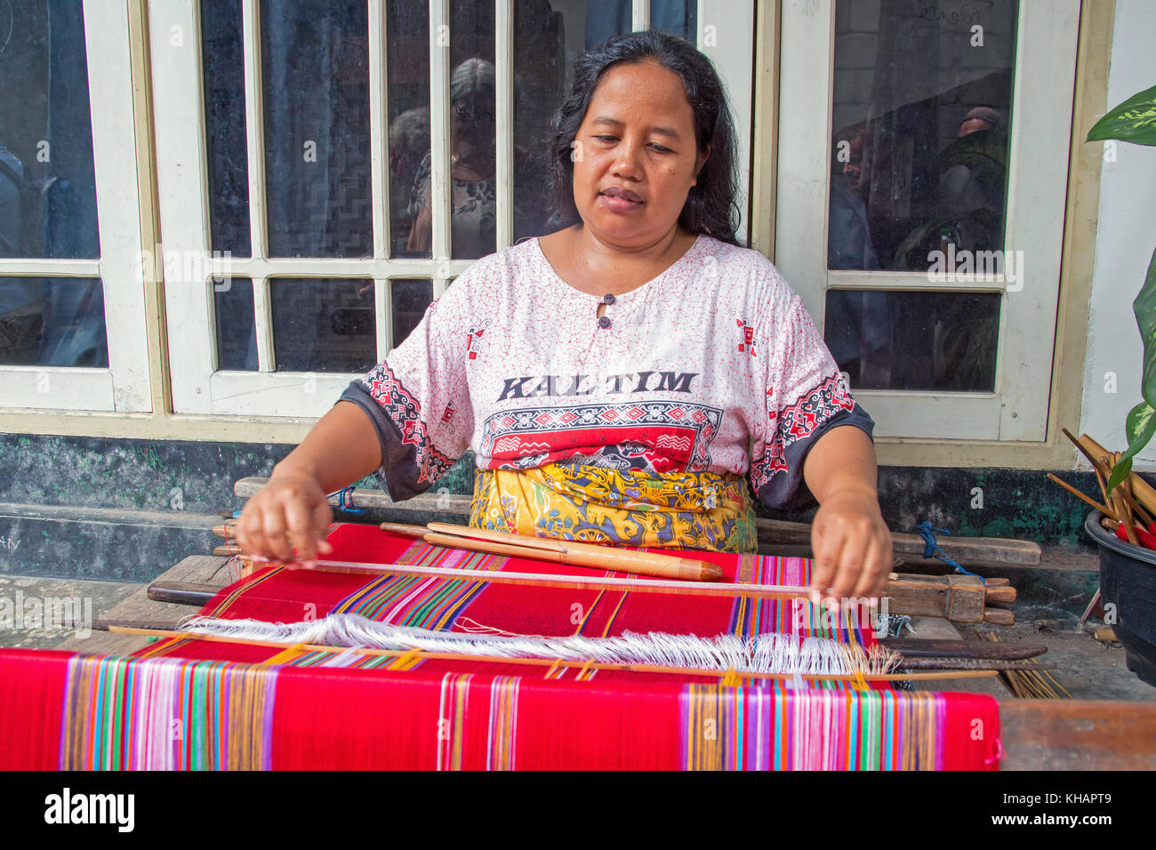 Lombok and weaving hi-res stock photography and images - Alamy