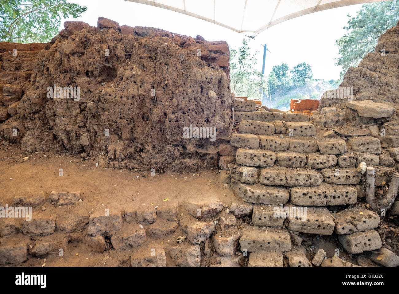 Ruins of ancient legendary city of Troy in Canakkale, Turkey Stock ...